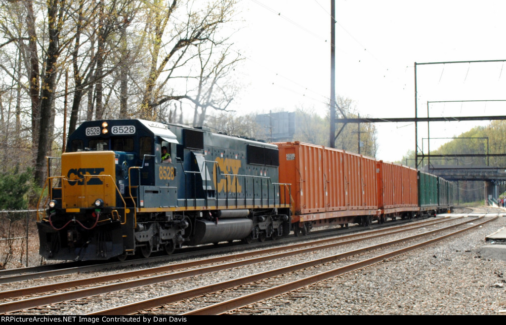 CSX SD50-2 8528 leads Q706-14